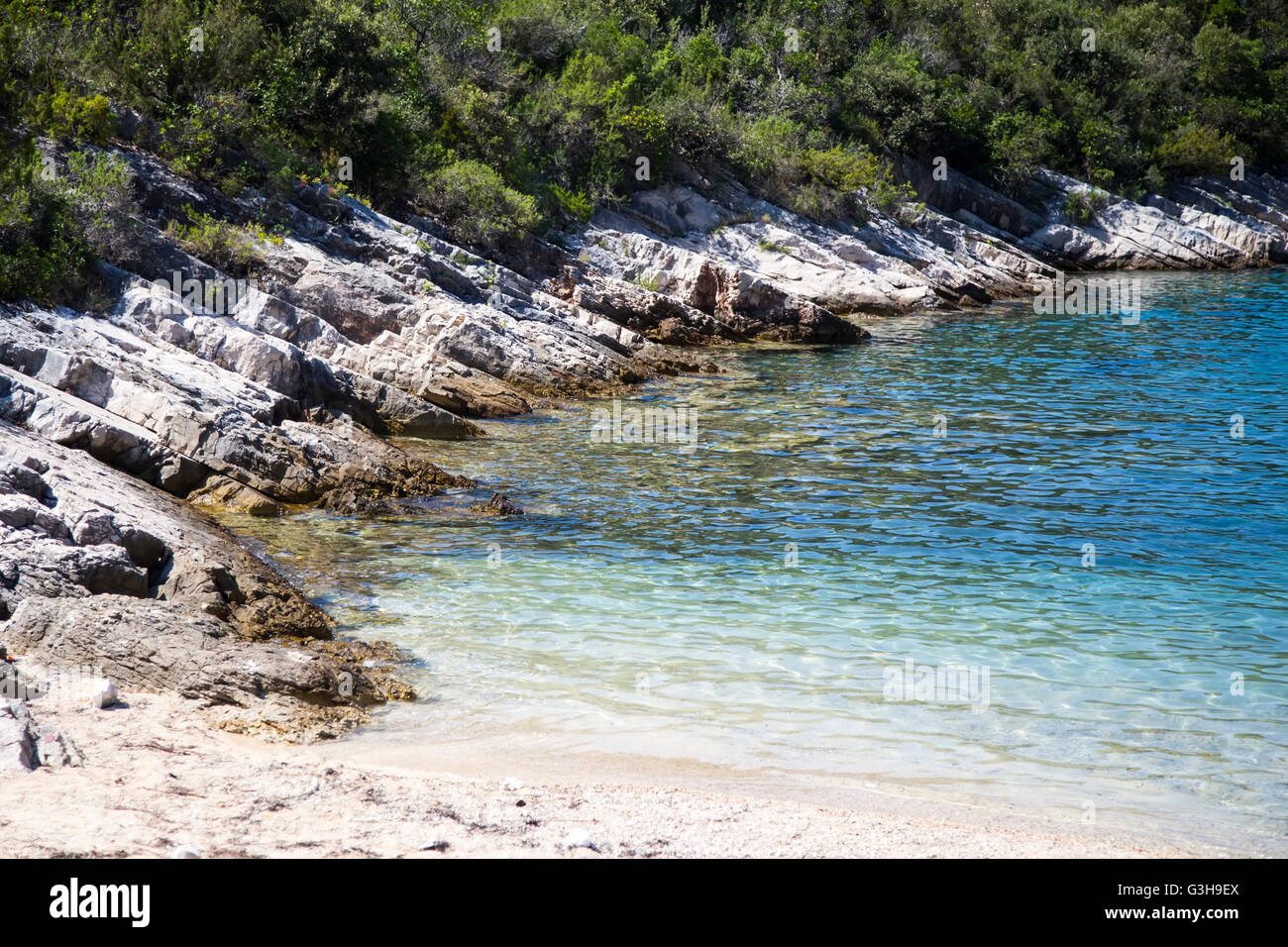 View sea rocky beach hi-res stock photography and images - Alamy