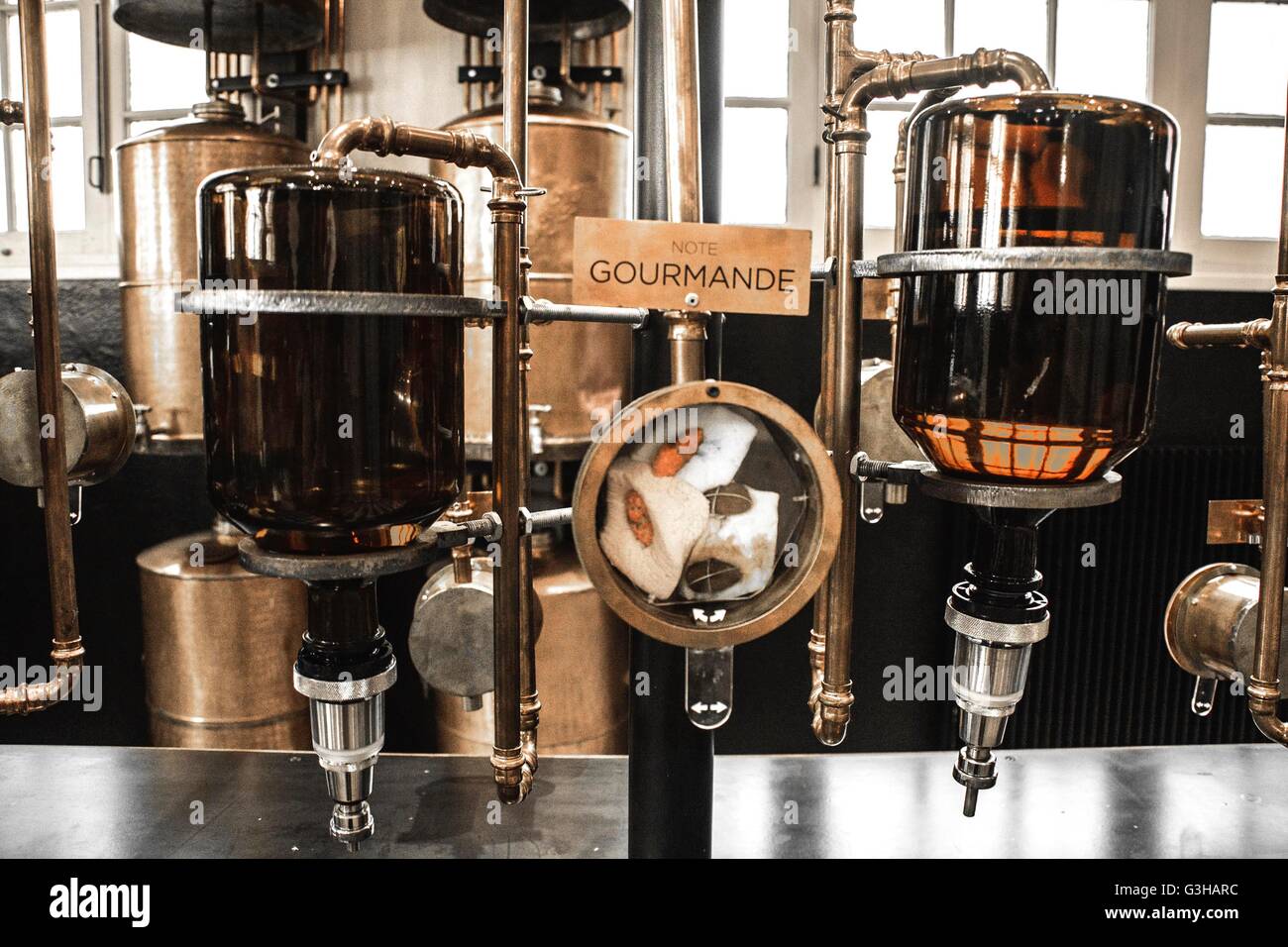 Perfume making hi-res stock photography and images - Alamy