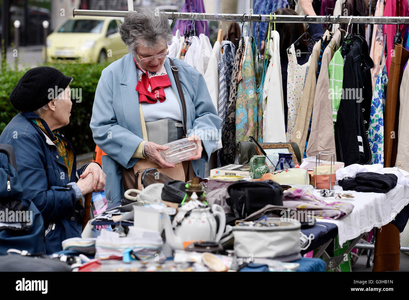 Car Boot Sale In Paris Stock Photos & Car Boot Sale In Paris Stock ...
