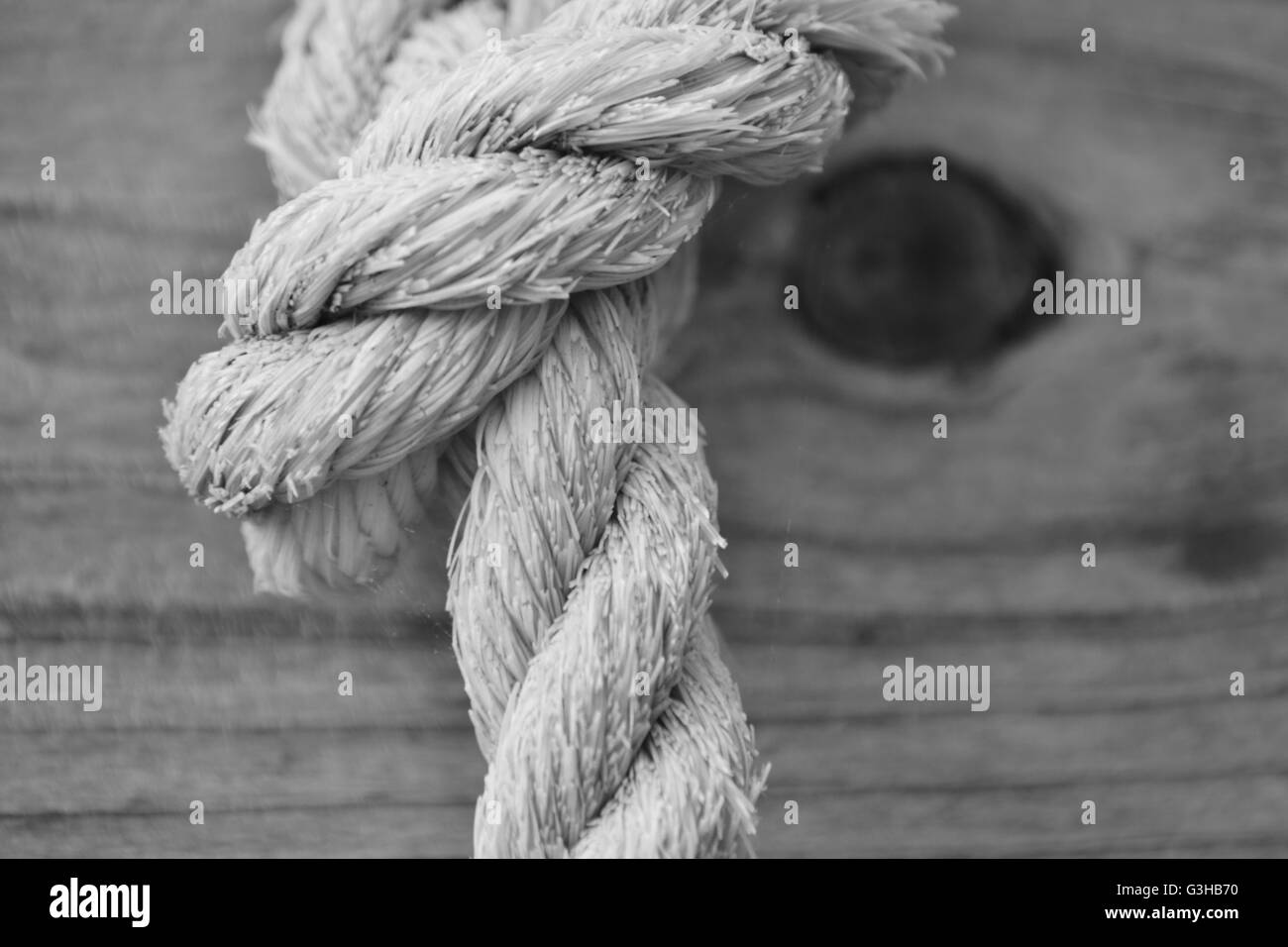 White and black knots hi-res stock photography and images - Alamy