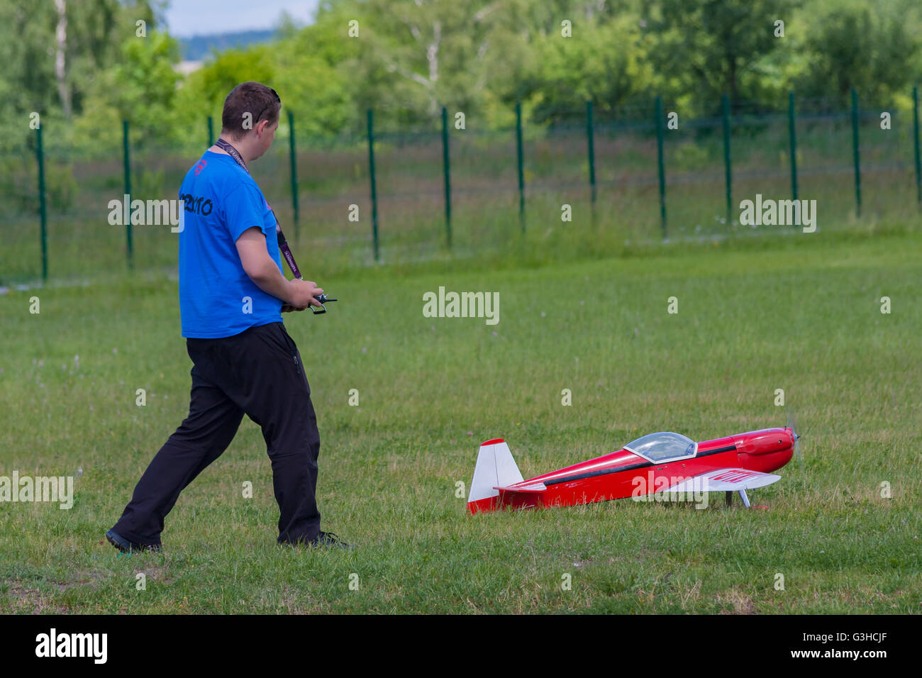 Building an model airplane hi-res stock photography and images - Alamy