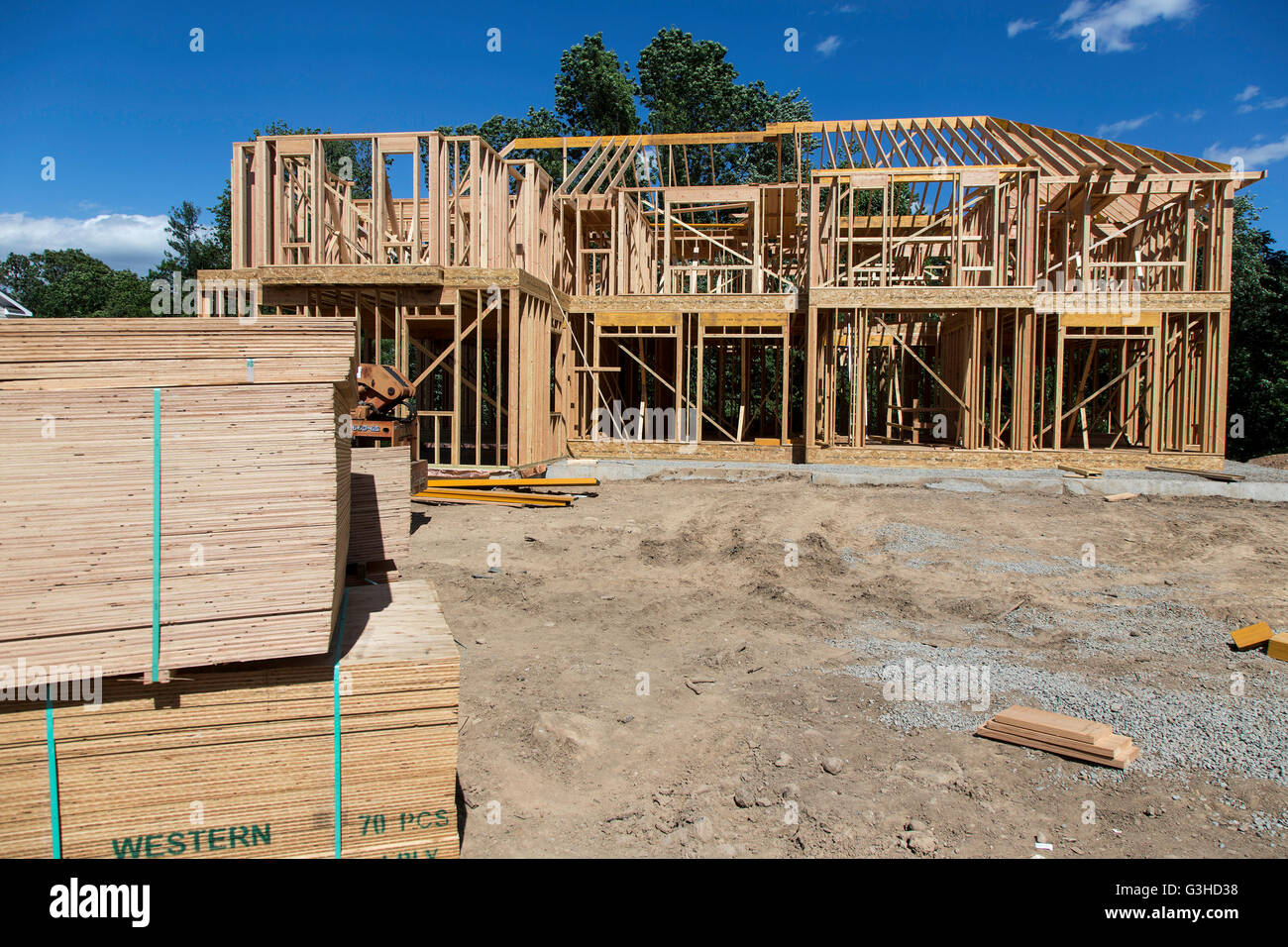 A new luxury home under construction Stock Photo - Alamy