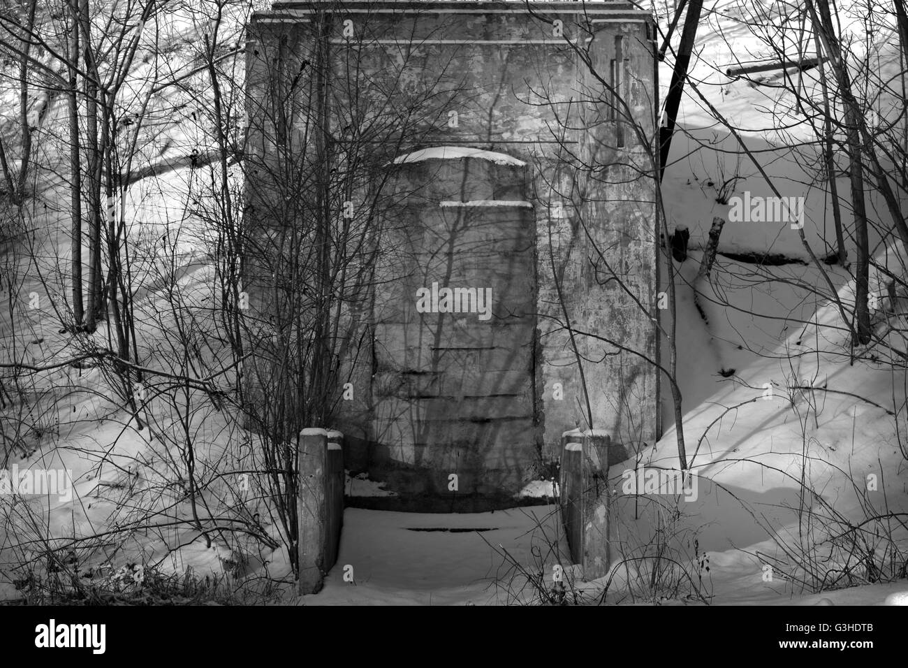 A creepy entrance to a Crypt Stock Photo - Alamy