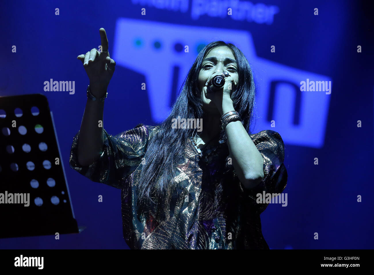 French moroccan singer hi-res stock photography and images - Alamy