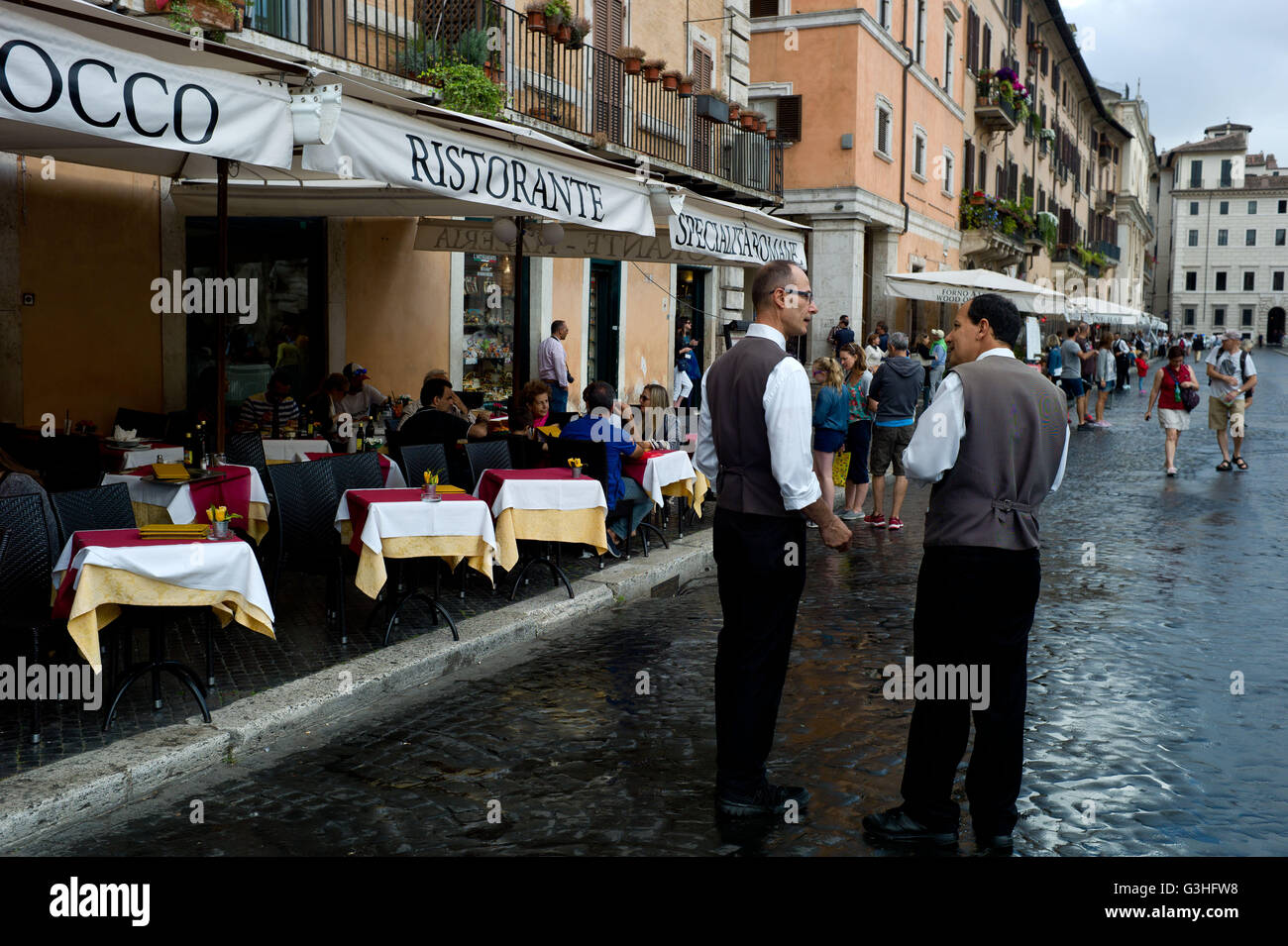 Rain rainy day rome hi-res stock photography and images - Alamy