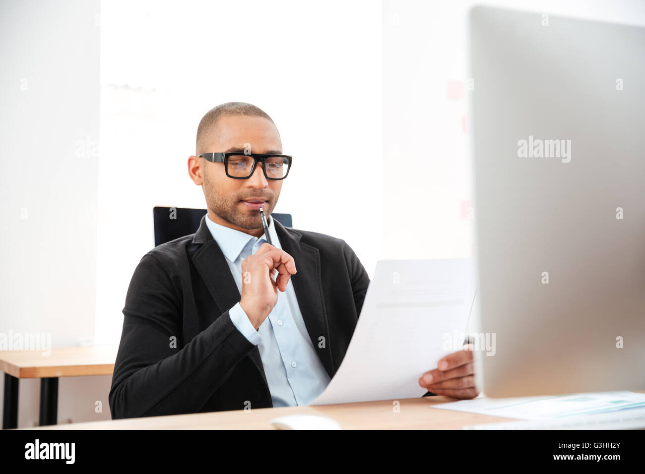 Business man elegant data hi-res stock photography and images - Alamy