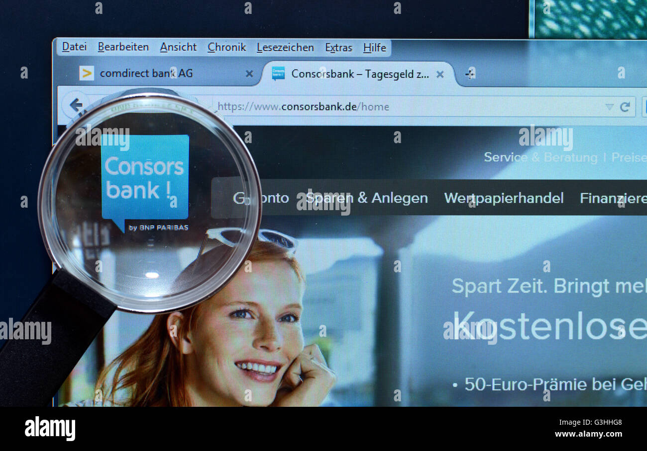 Bank of computer screens hi-res stock photography and images - Alamy