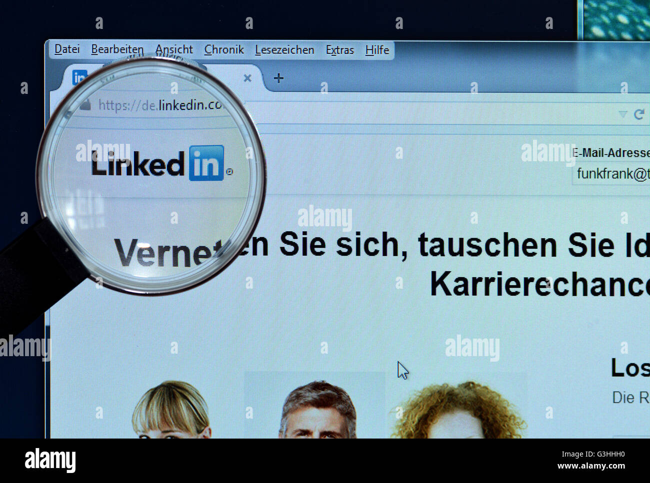 Linkedin homepage hi-res stock photography and images - Alamy