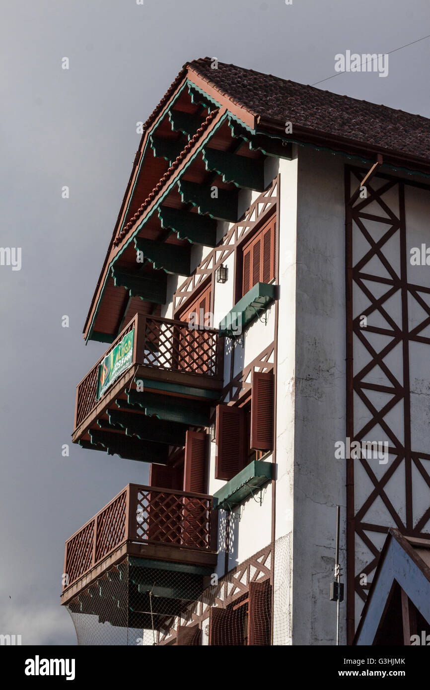 Half timber building hi-res stock photography and images - Alamy