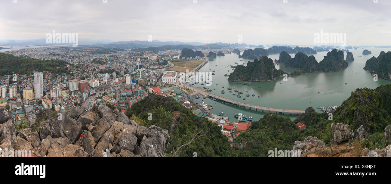 Panoramic view of Halong Bay, Vietnam Stock Photo - Alamy