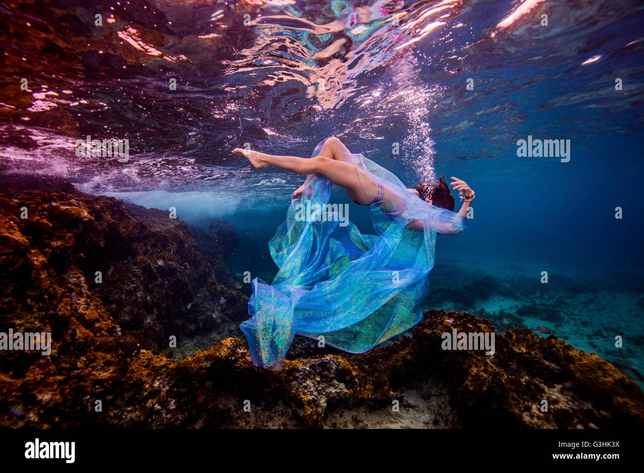 Woman underwater hi-res stock photography and images - Alamy