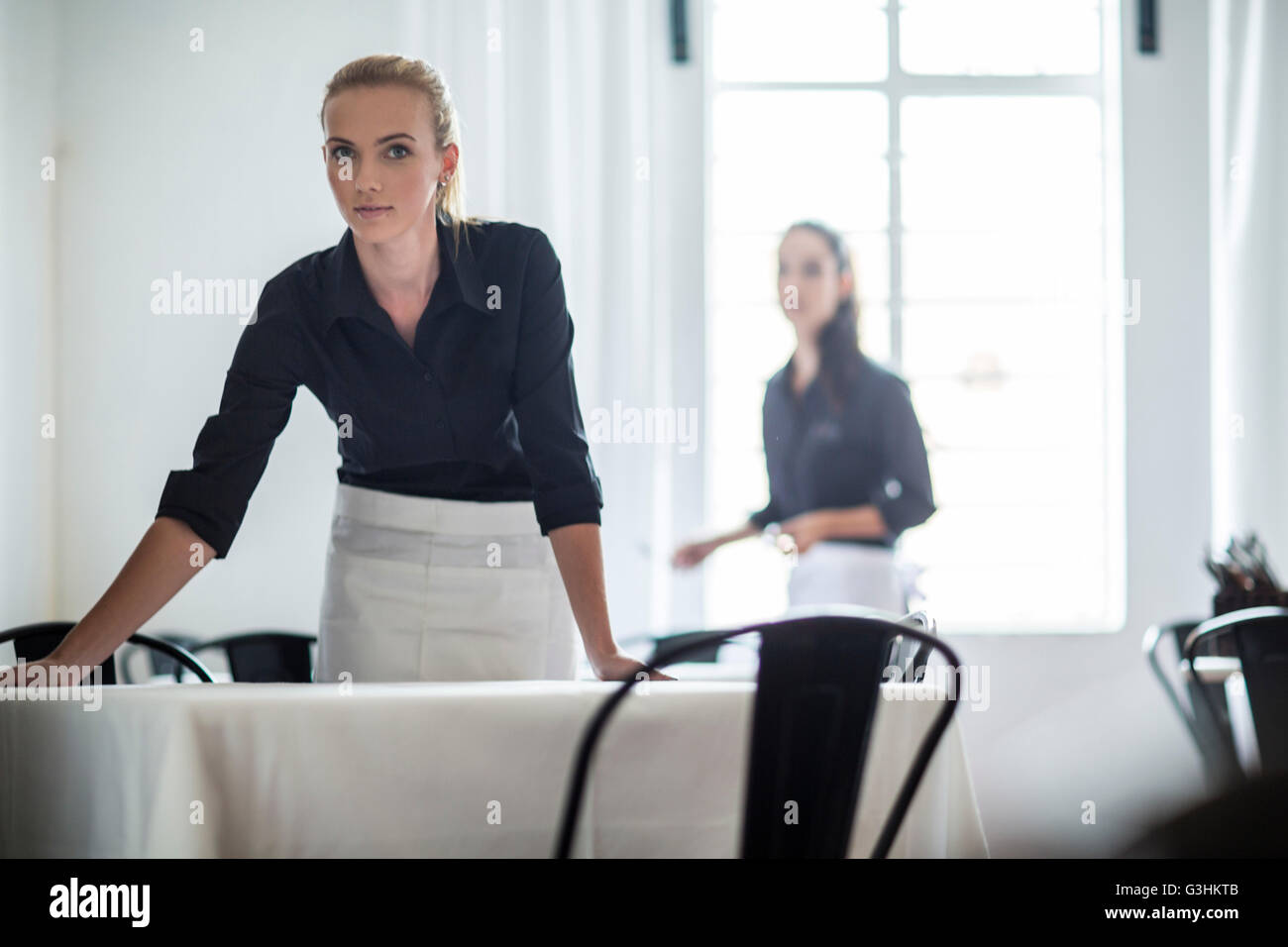 Restaurant waitresses hi-res stock photography and images - Alamy