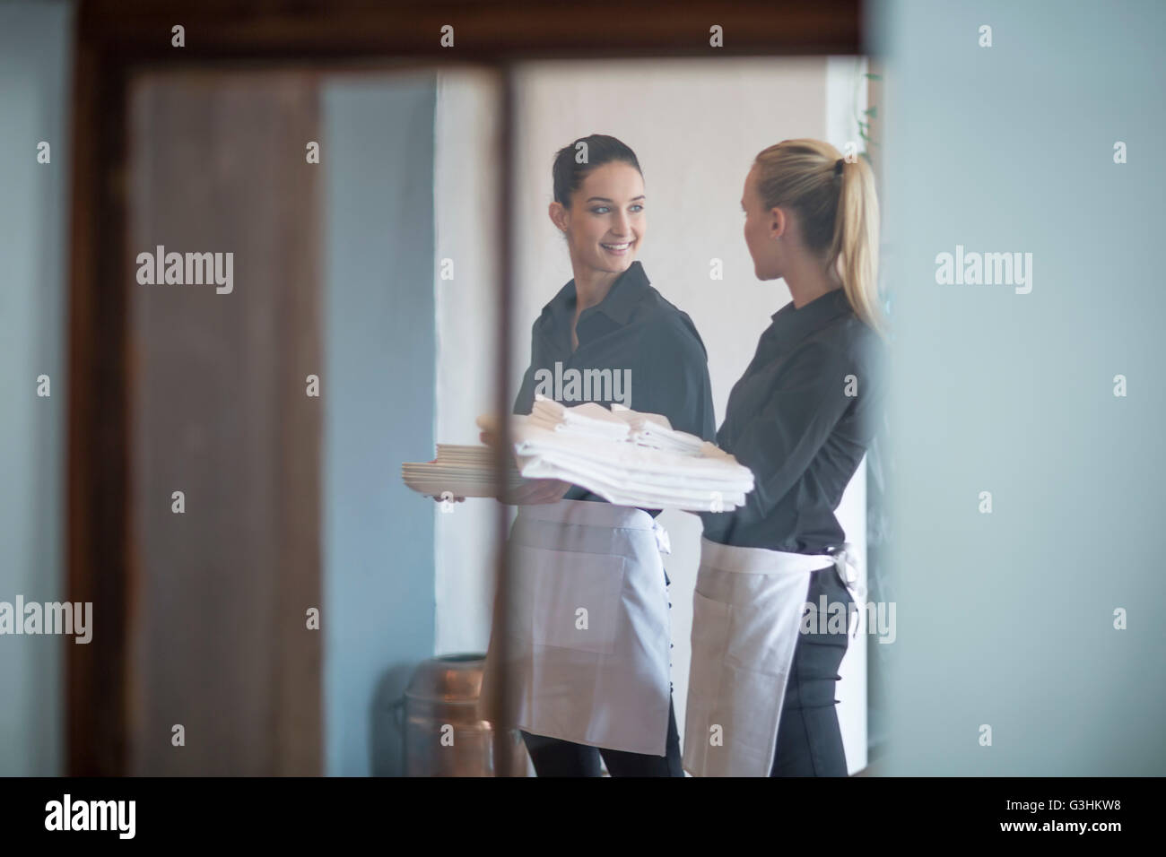 Two waitresses hi-res stock photography and images - Alamy