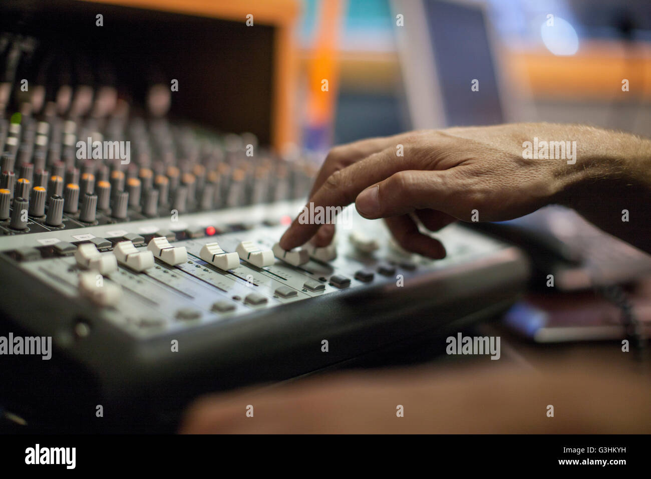 Using hand mixer hi-res stock photography and images - Alamy