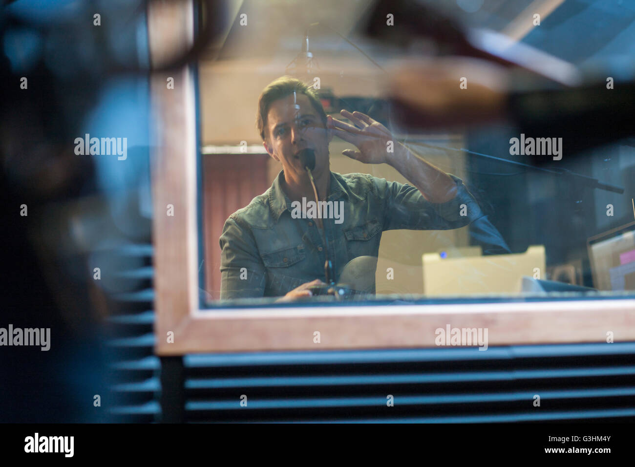 Recording studio window hi-res stock photography and images - Alamy