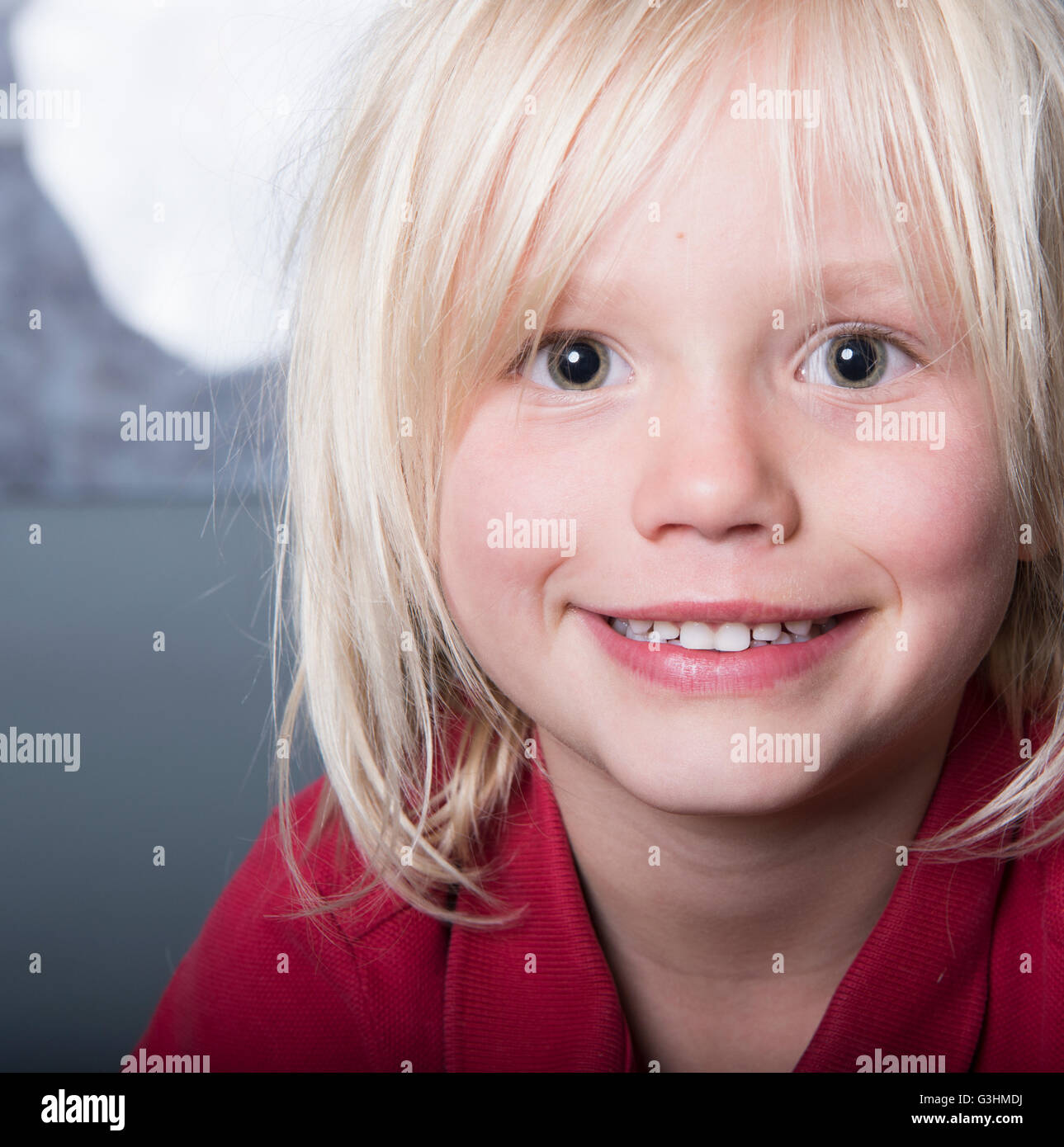 Blond haired boys hi-res stock photography and images - Alamy