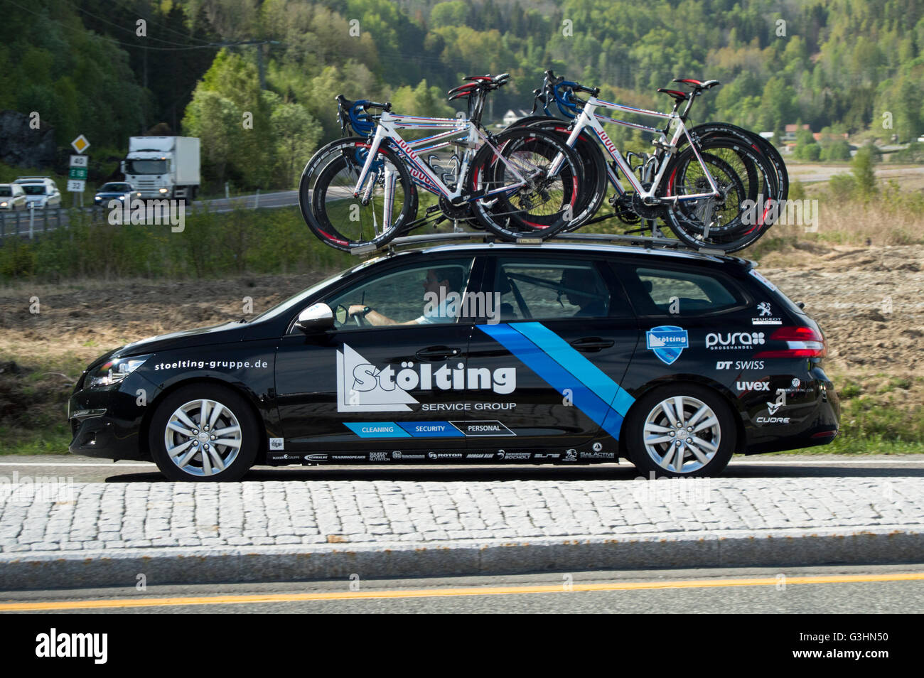 Skoda support cars hi-res stock photography and images - Alamy