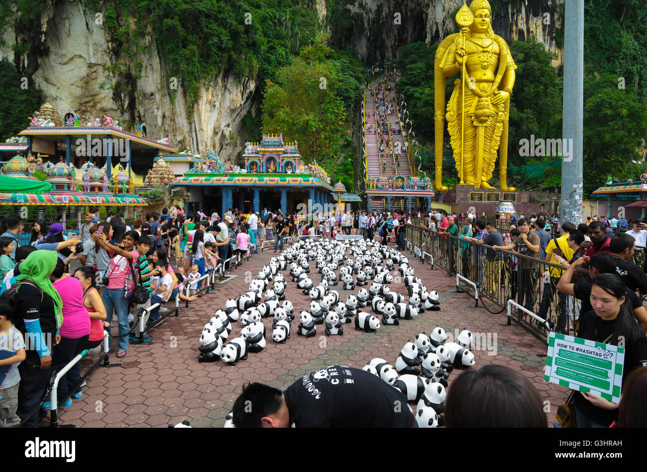 Family and friends visit the 1600 Pandas campaign at Batu Cave ...