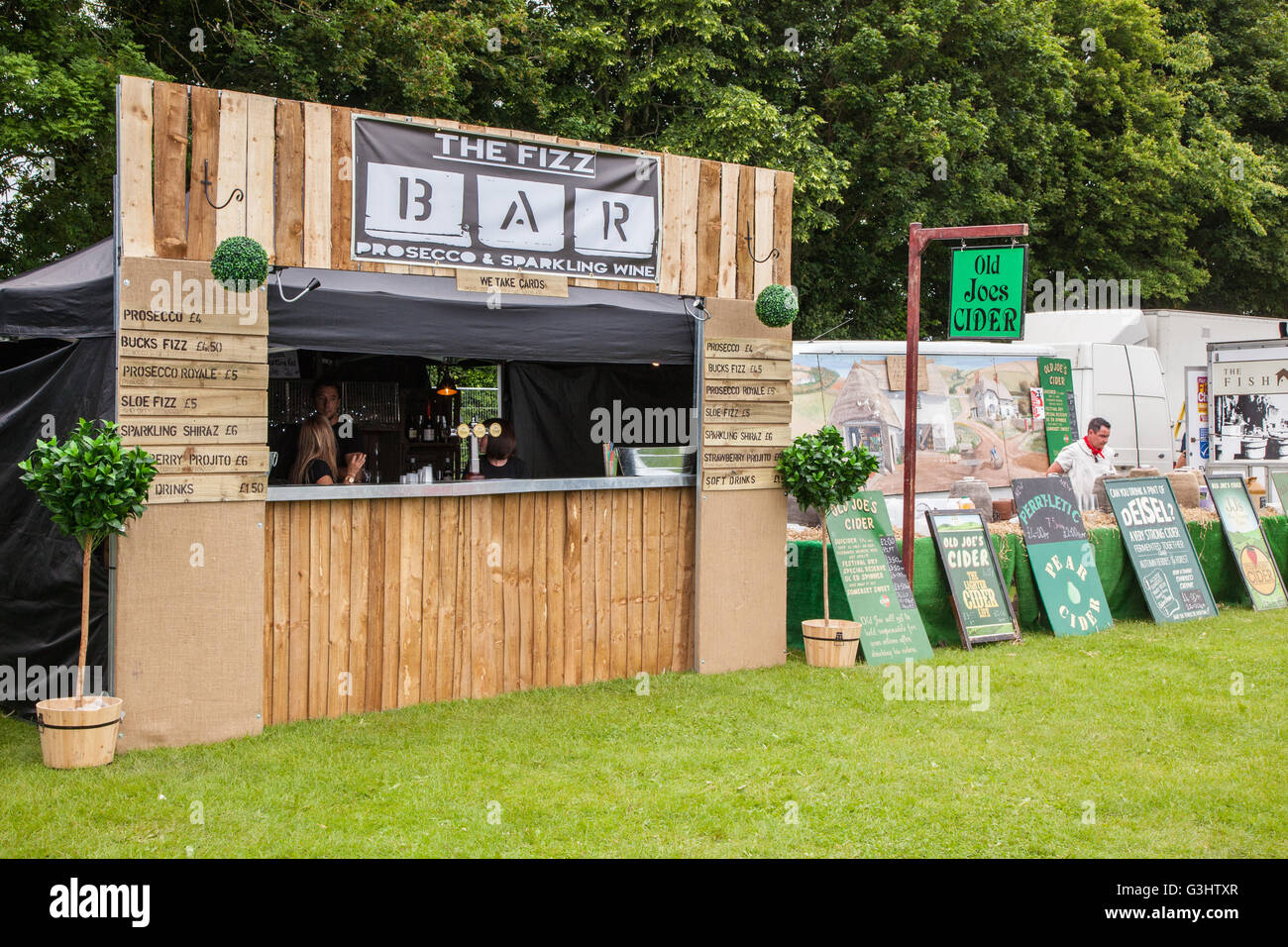 The Fizz bar a sparkling wine bar at the Alresford Music Festival 2016 ...
