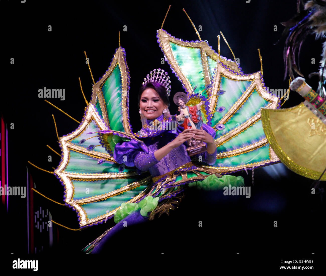 Stage sixteen hi-res stock photography and images - Alamy