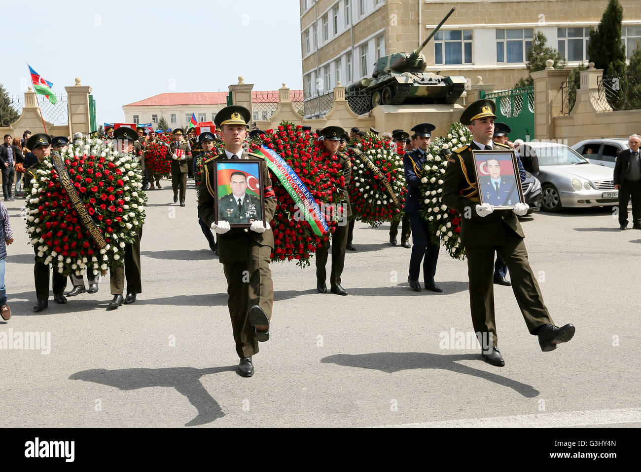 Azerbaijan soldiers carry who was martyred during the clashes on ...