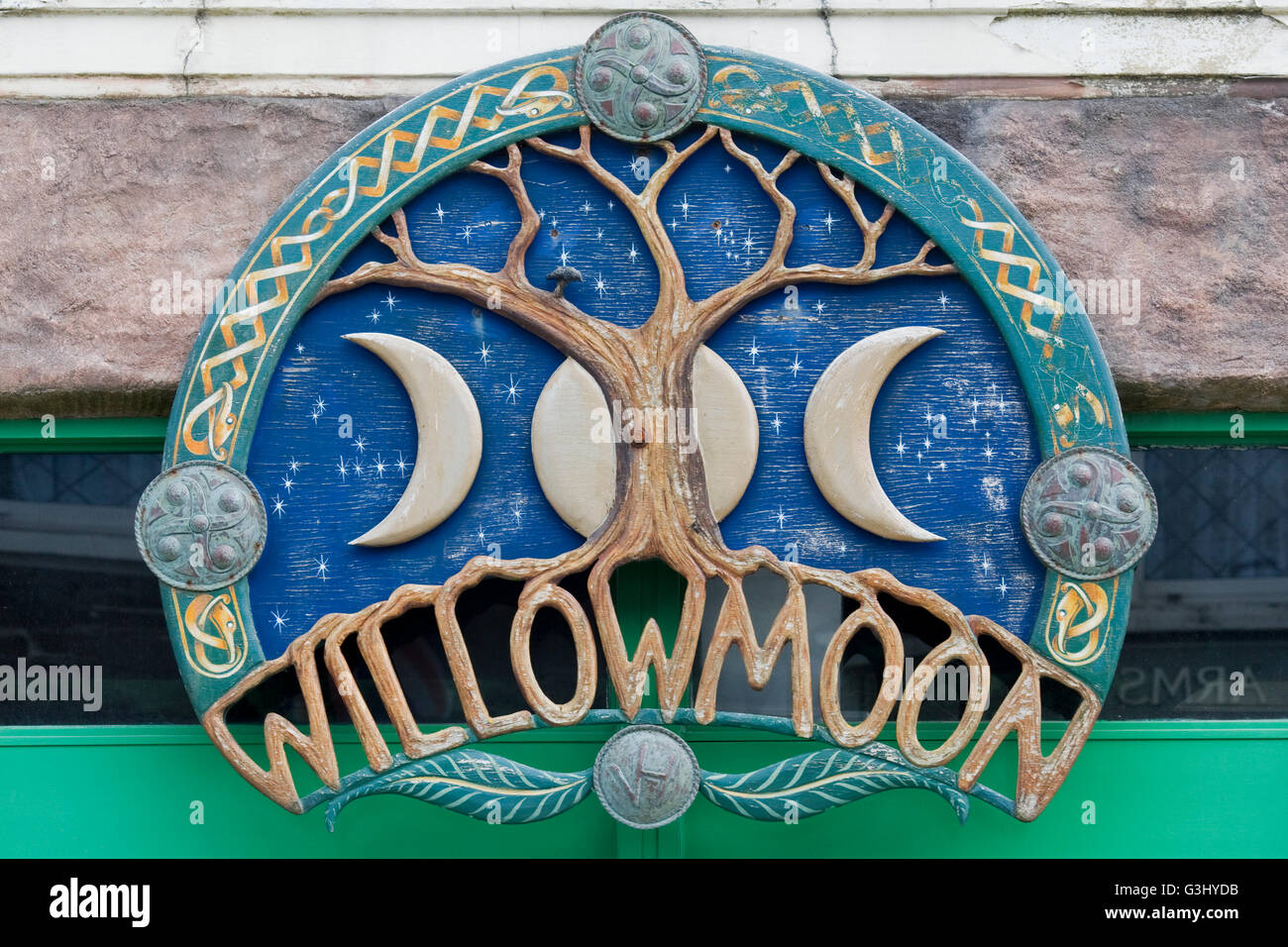 New age crystals hi-res stock photography and images - Alamy