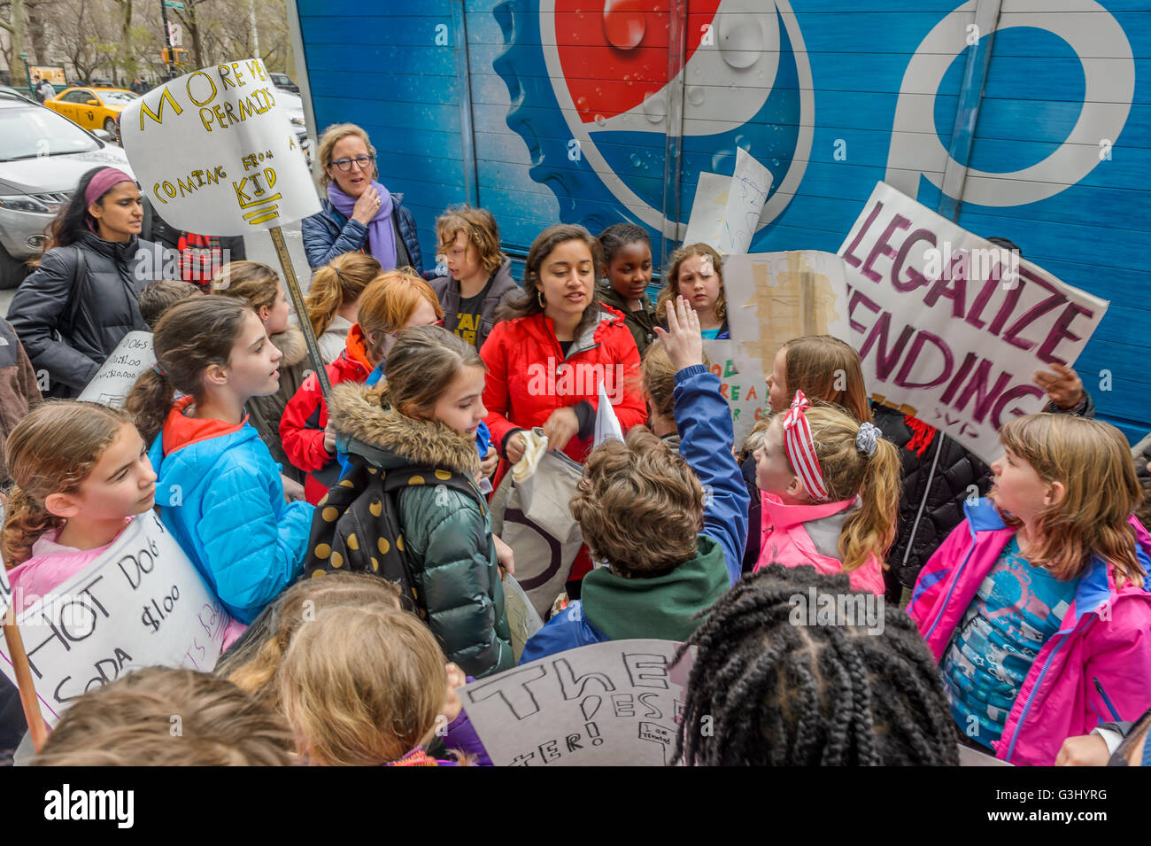 Little red school house new york hi-res stock photography and images ...