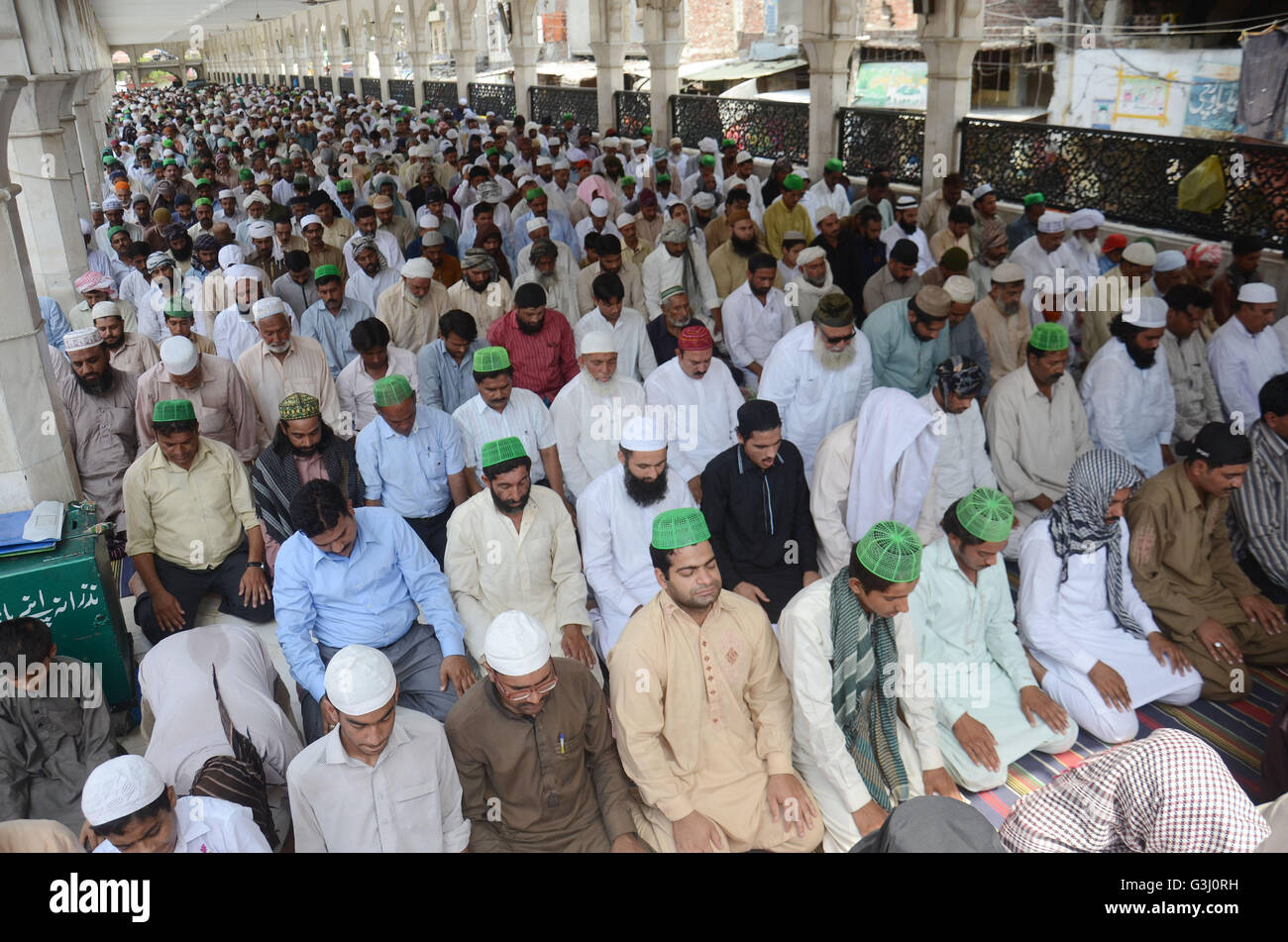 Namaz e juma hi-res stock photography and images - Alamy