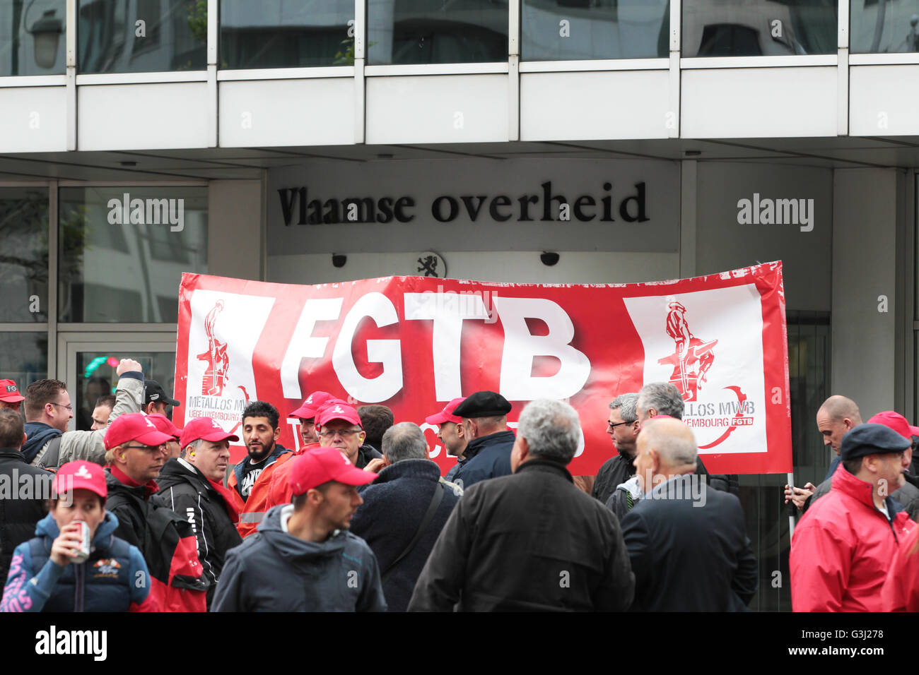 Belgium. 24th May, 2016. Demonstrators in front of Flanders government ...