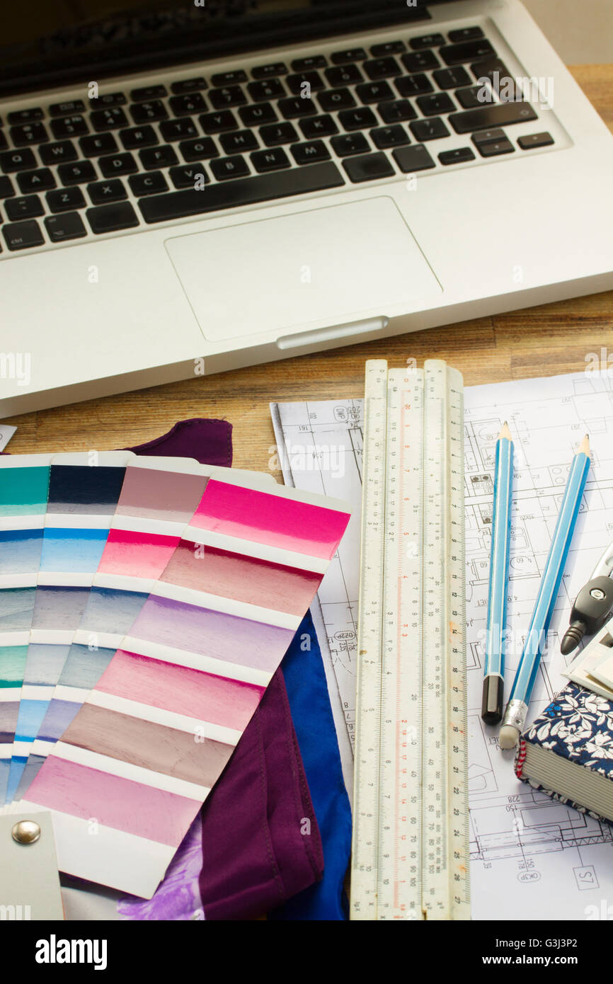 designer's working table Stock Photo - Alamy
