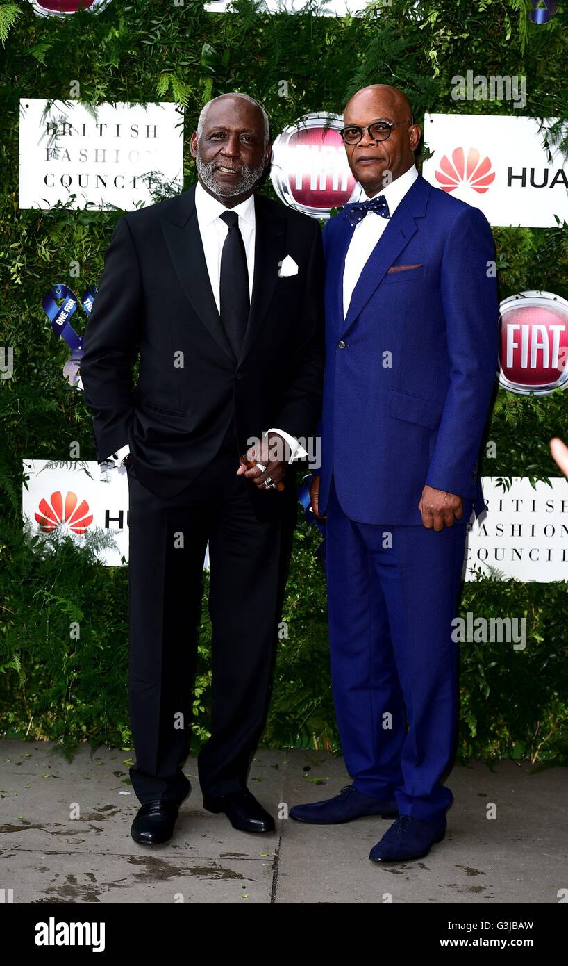 Richard Roundtree (left) and Samuel L. Jackson attending the Late One ...