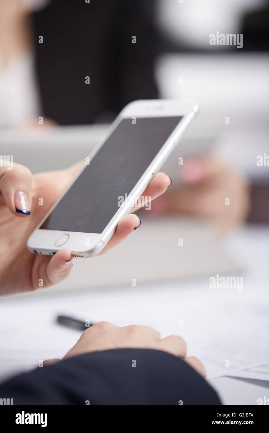 mobile phone in the women's hands Stock Photo - Alamy