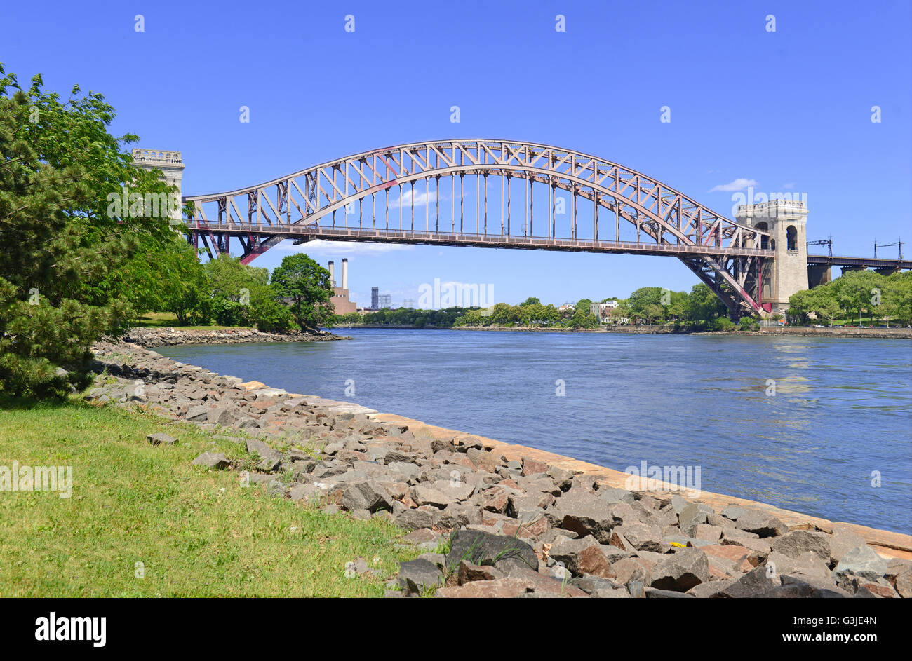 The Hell Gate Bridge (East River Arch Bridge) in New York City i Stock ...