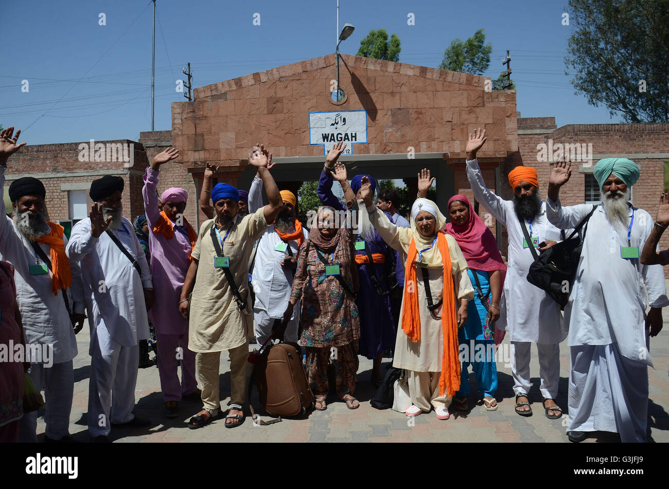 Hundreds of Indian Sikh pilgrims arrived at the Wagah railway station ...