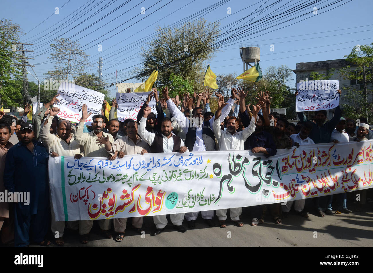 Lahore, Pakistan. 12th Apr, 2016. Pakistani Rickshaw drivers and ...