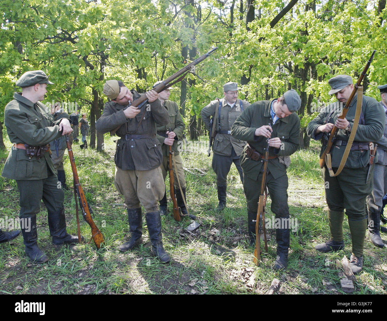Members of historical military clubs wearing Ukrainian Insurgent Army ...