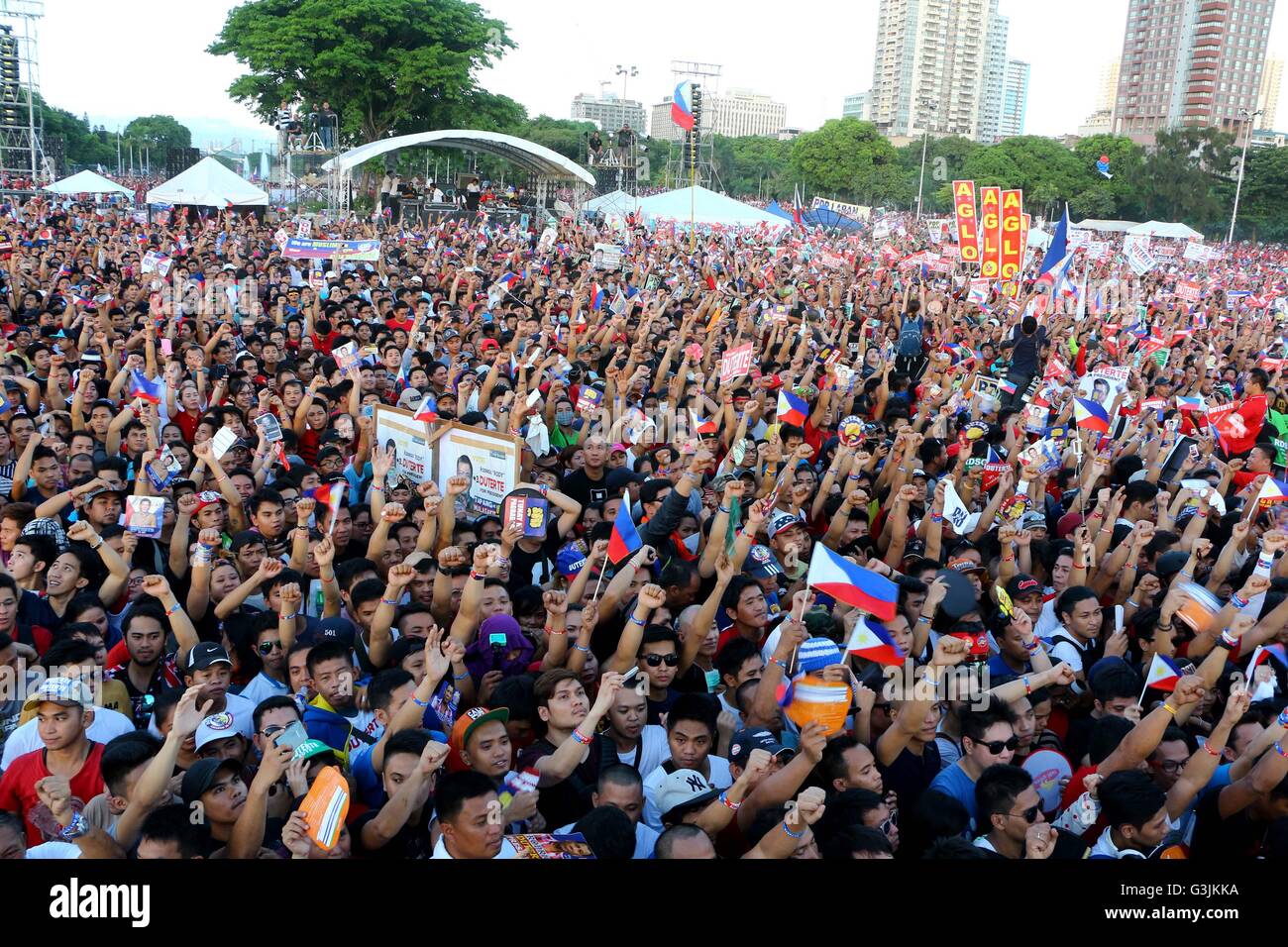 Philippines. 07th May, 2016. Thousands of Filipino crowed showed their ...