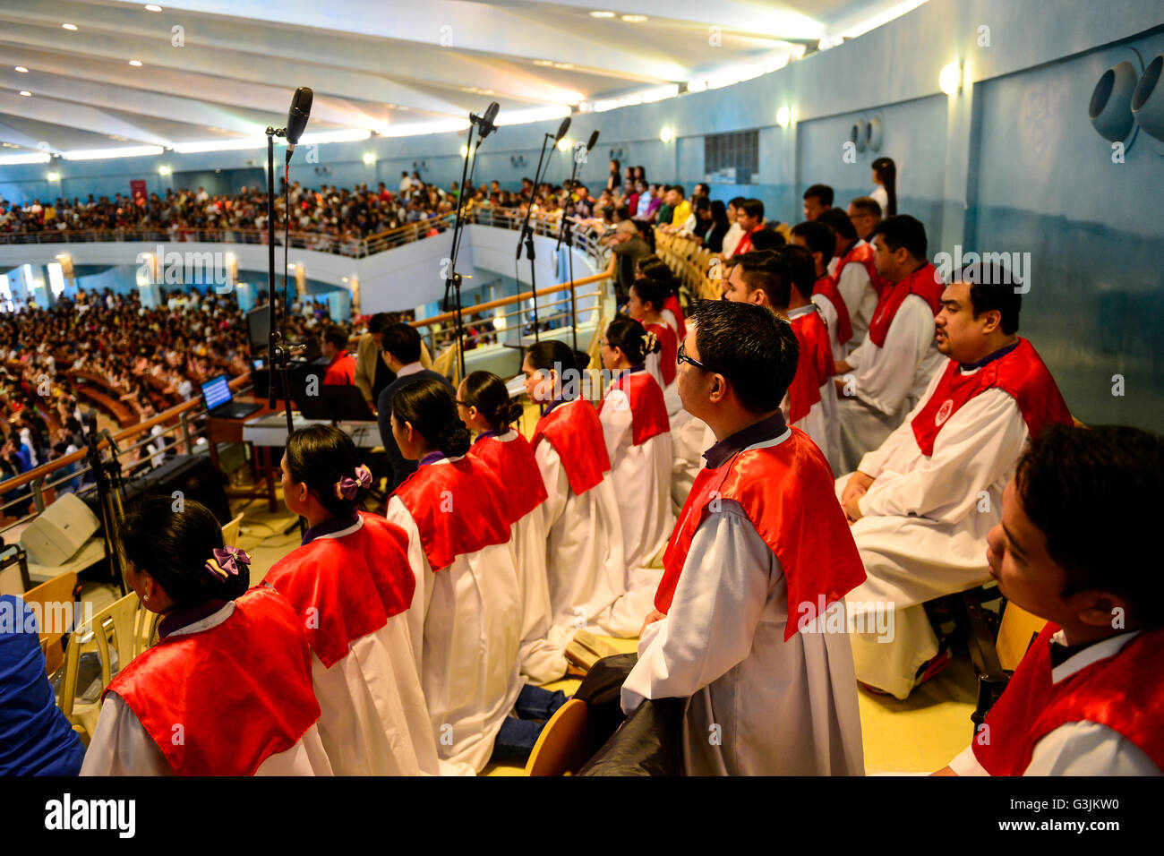 Qatar doha religious complex churches hi-res stock photography and ...