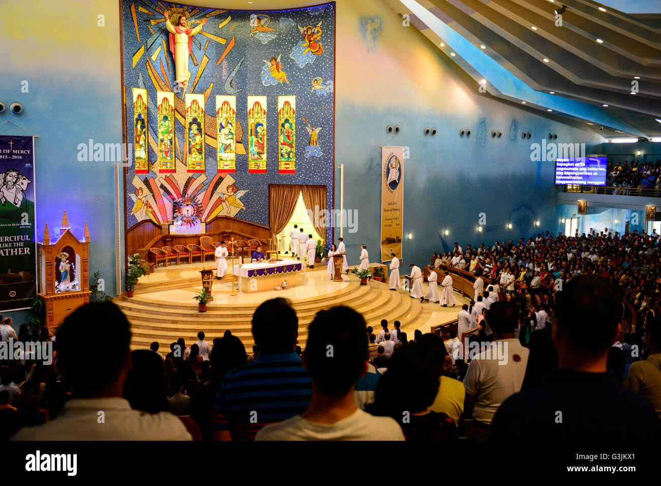 Qatar doha religious complex churches hi-res stock photography and ...