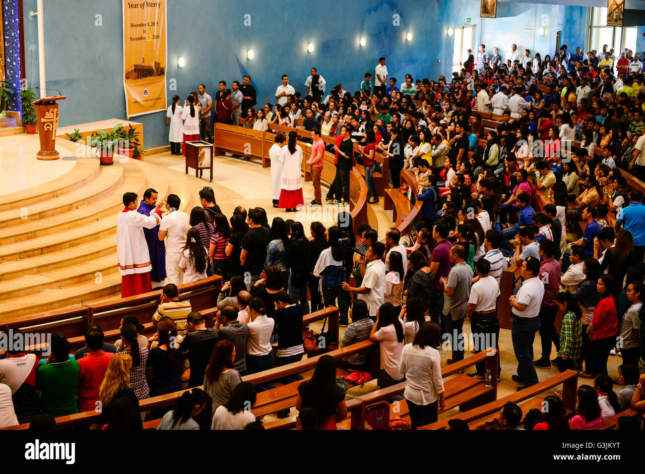 Qatar doha religious complex churches hi-res stock photography and ...
