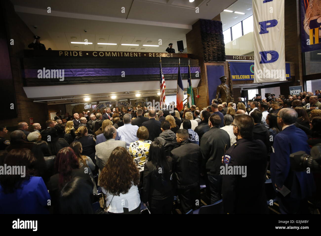 Pledge of allegiance police uniform hi-res stock photography and images ...