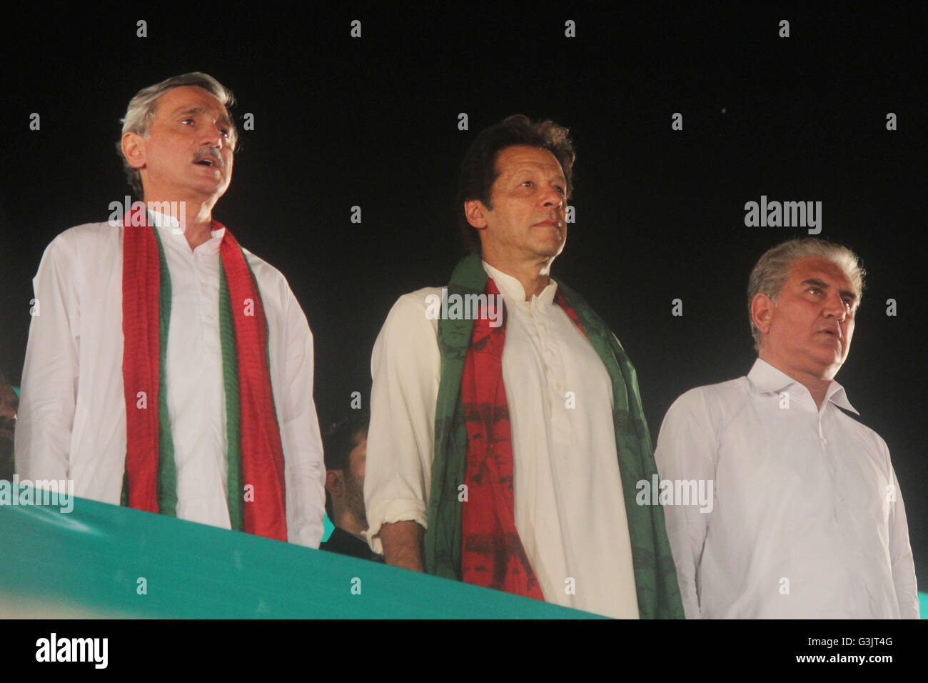 Political leaders addresses supporters hi-res stock photography and ...