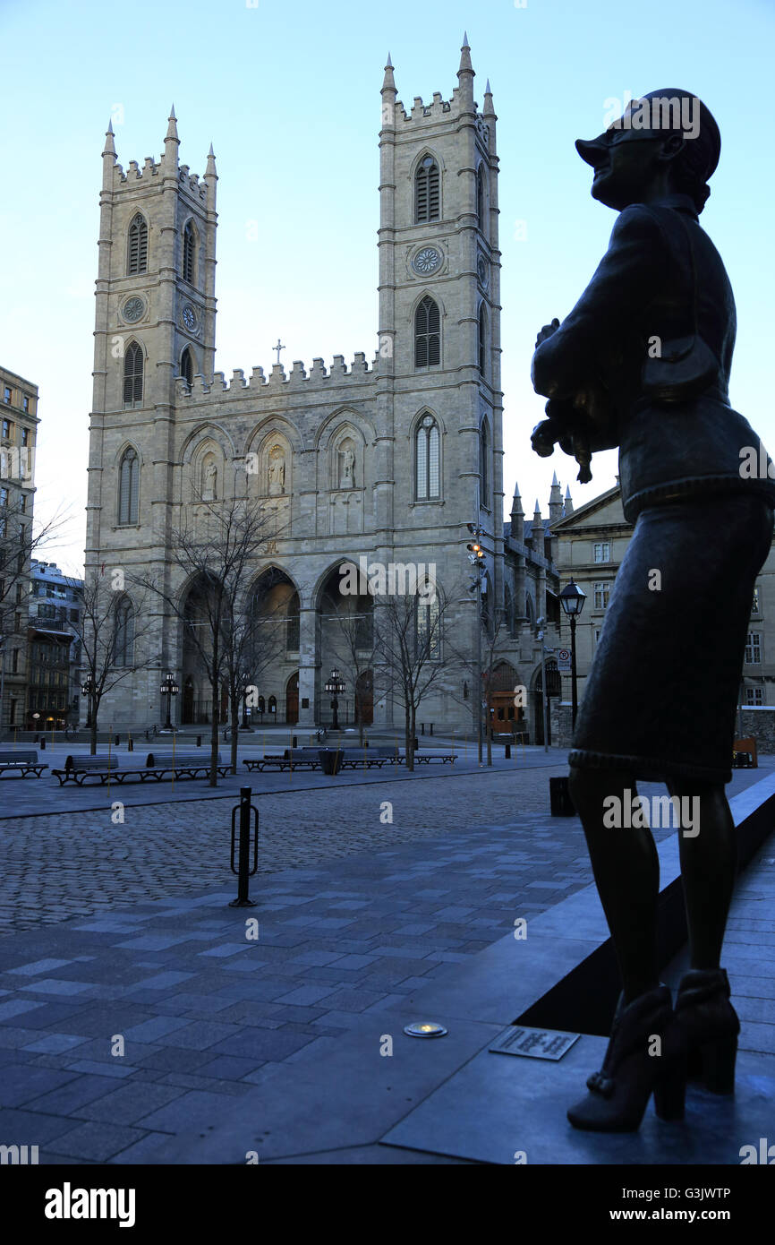The sculpture of "the Eghlis pug and the French Poodle" with Basilica ...