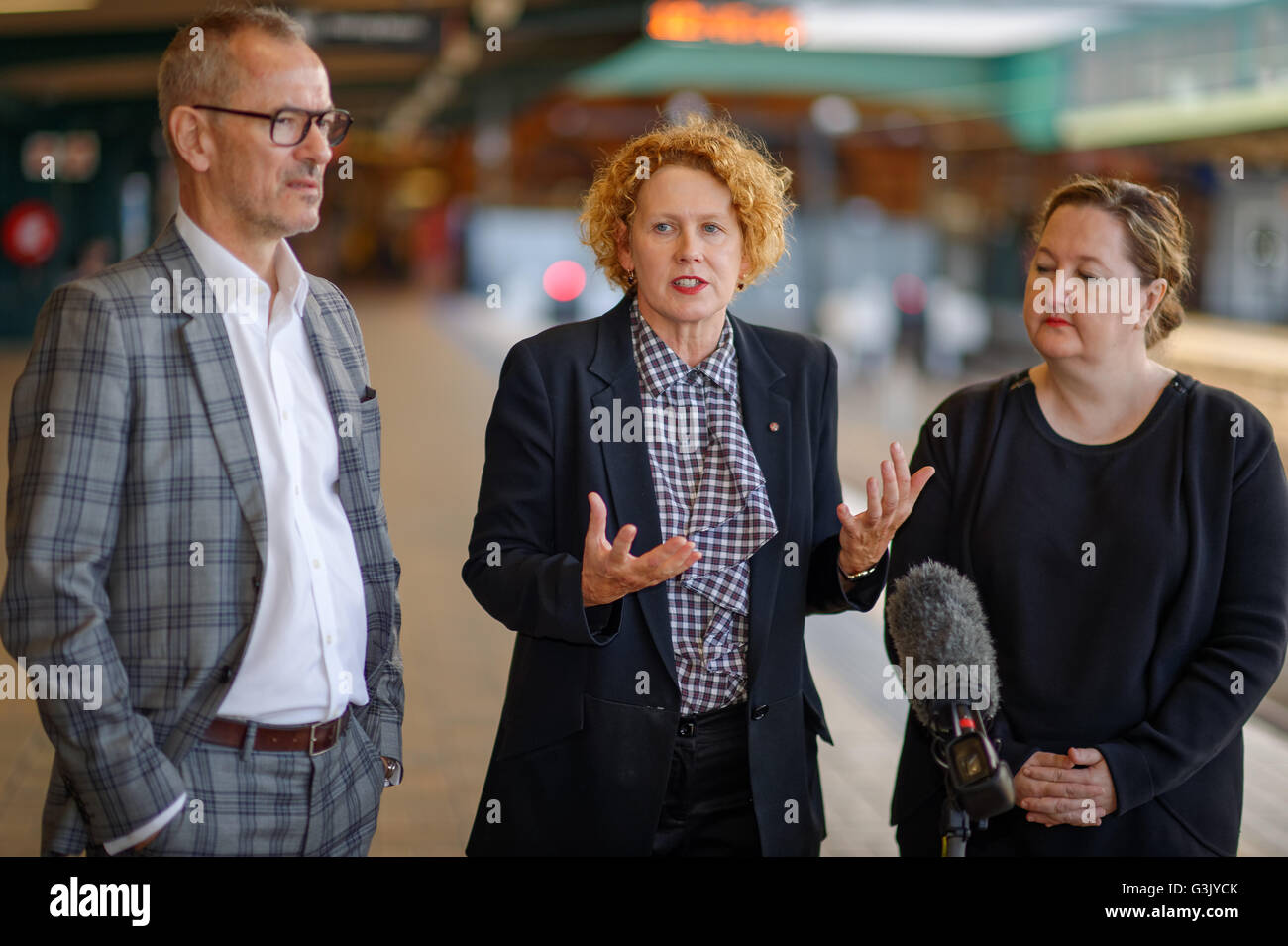 Sydney, Australia. 21st Apr, 2016. (L-R) Dr Michael Brand, Director ...