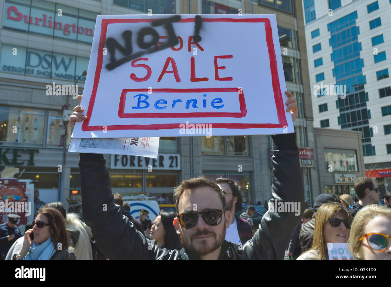 New York, United States. 16th Apr, 2016. Participants of the rally and ...
