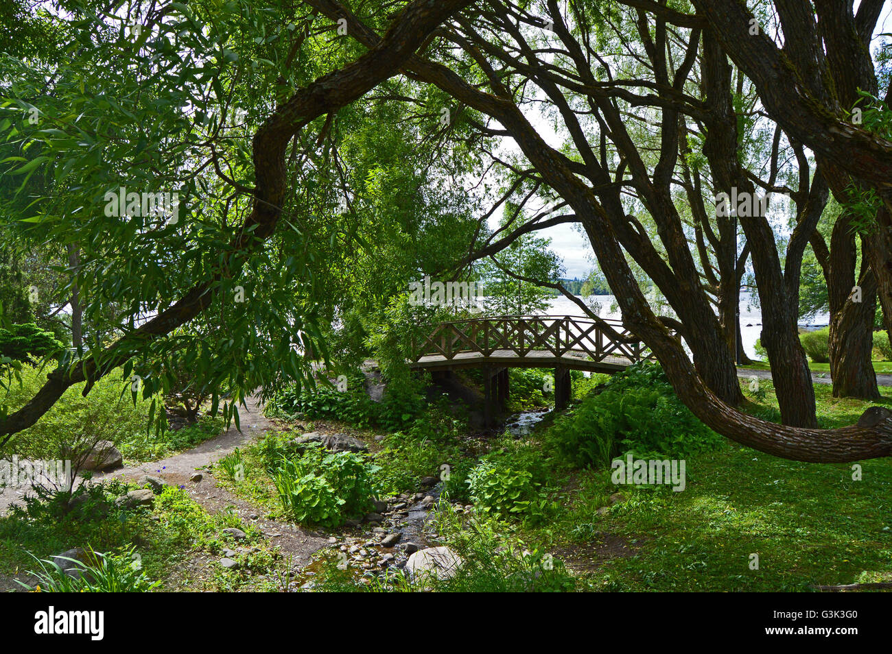 Stream outside of bridge hi-res stock photography and images - Alamy