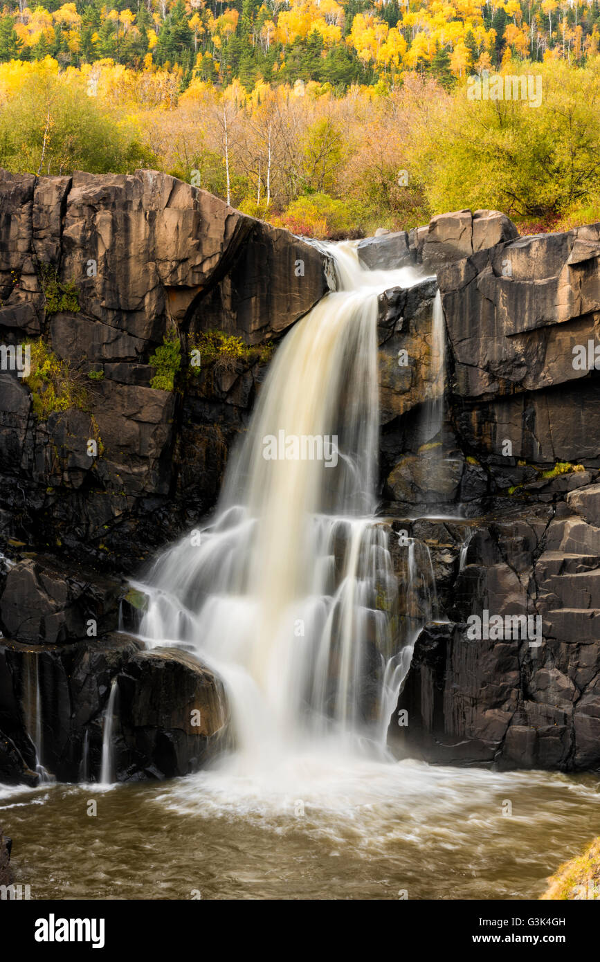 High Falls of the Pigeon River at Grand Portage State Park in autumn ...