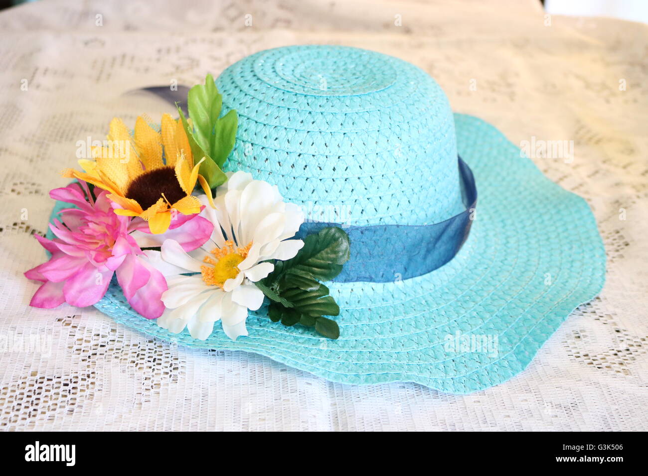 Tea party hat Stock Photo - Alamy