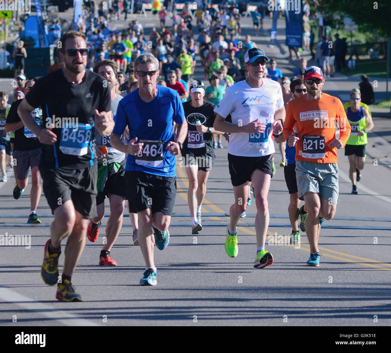 Crowds of runners and walkers participate in the 2016 Bolder Boulder ...