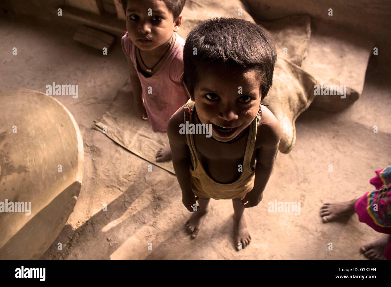 Drought india water children hi-res stock photography and images - Alamy